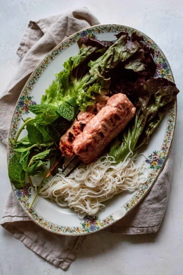 Nem Nuong Spring Rolls (Nem Nuong Cuon) - Cooking Therapy