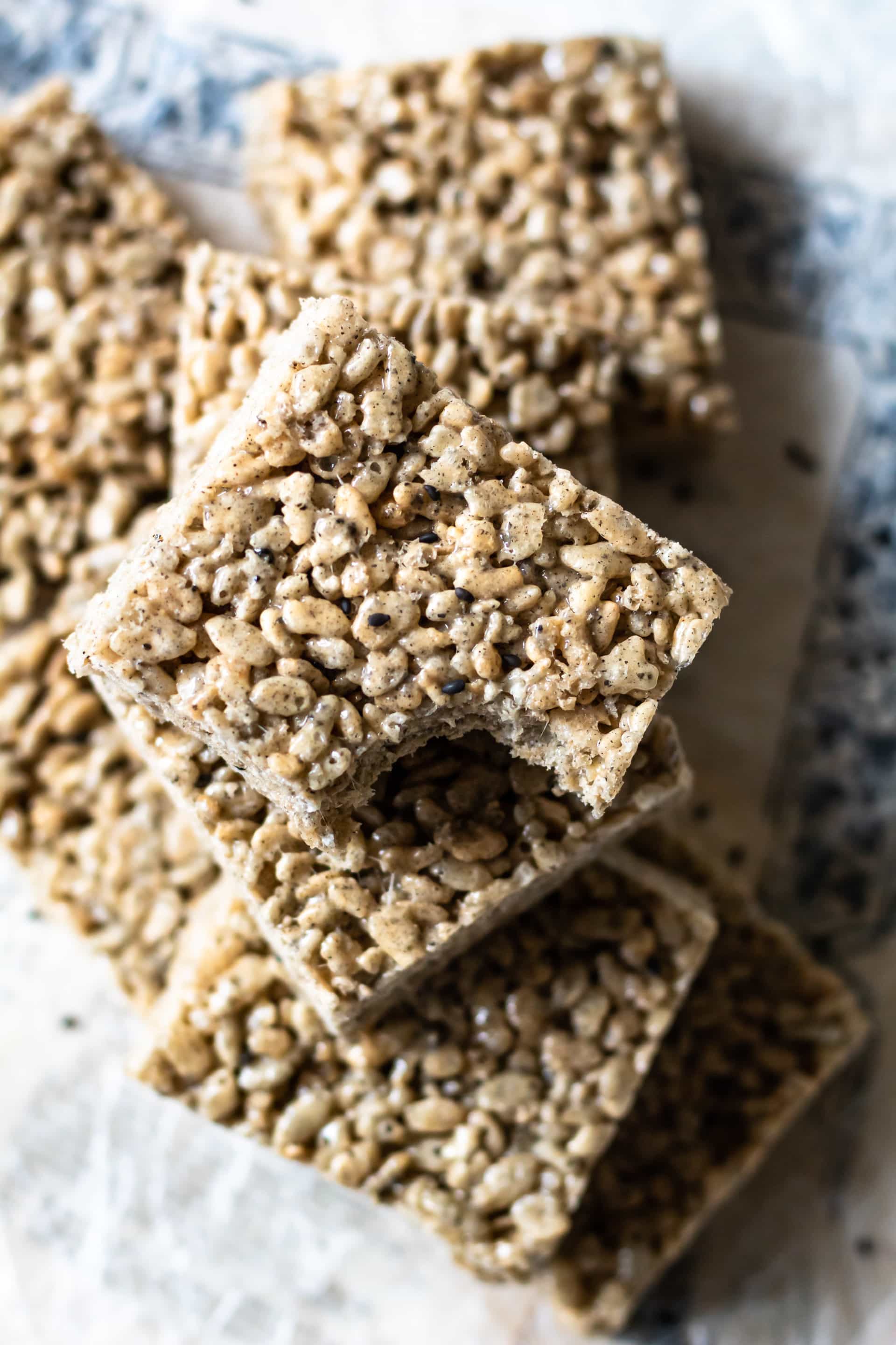 10-Minute Black Sesame Rice Krispie Treats - Cooking Therapy