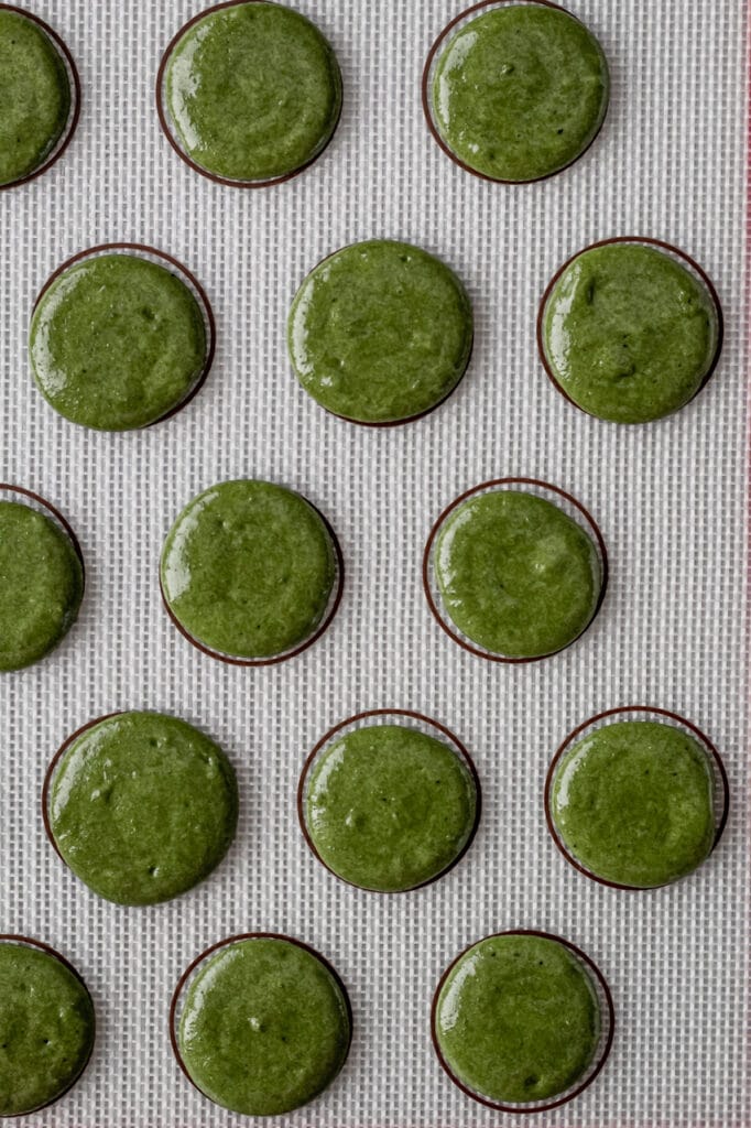 Matcha Macarons - Cooking Therapy