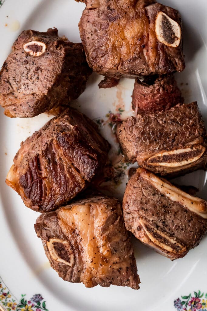 Slow-Baked Short Ribs with Gochujang Sauce - Cooking Therapy