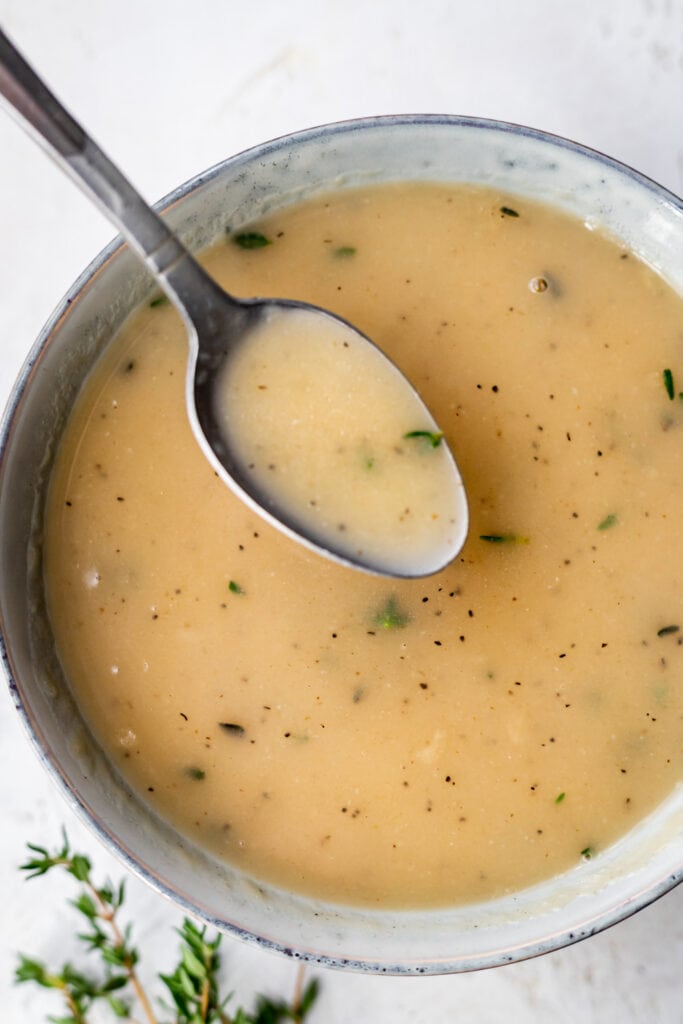 Homemade Gravy - quick, easy, and with no drippings - Cooking Therapy