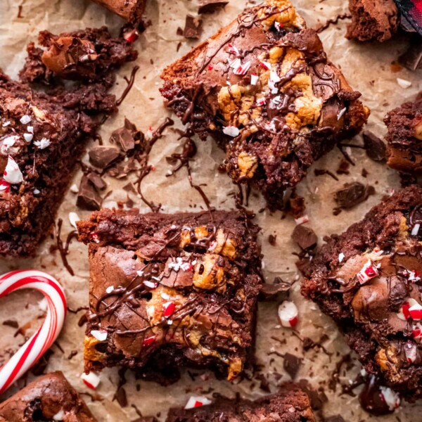 Peppermint Hot Chocolate Mochi Brownies - Cooking Therapy