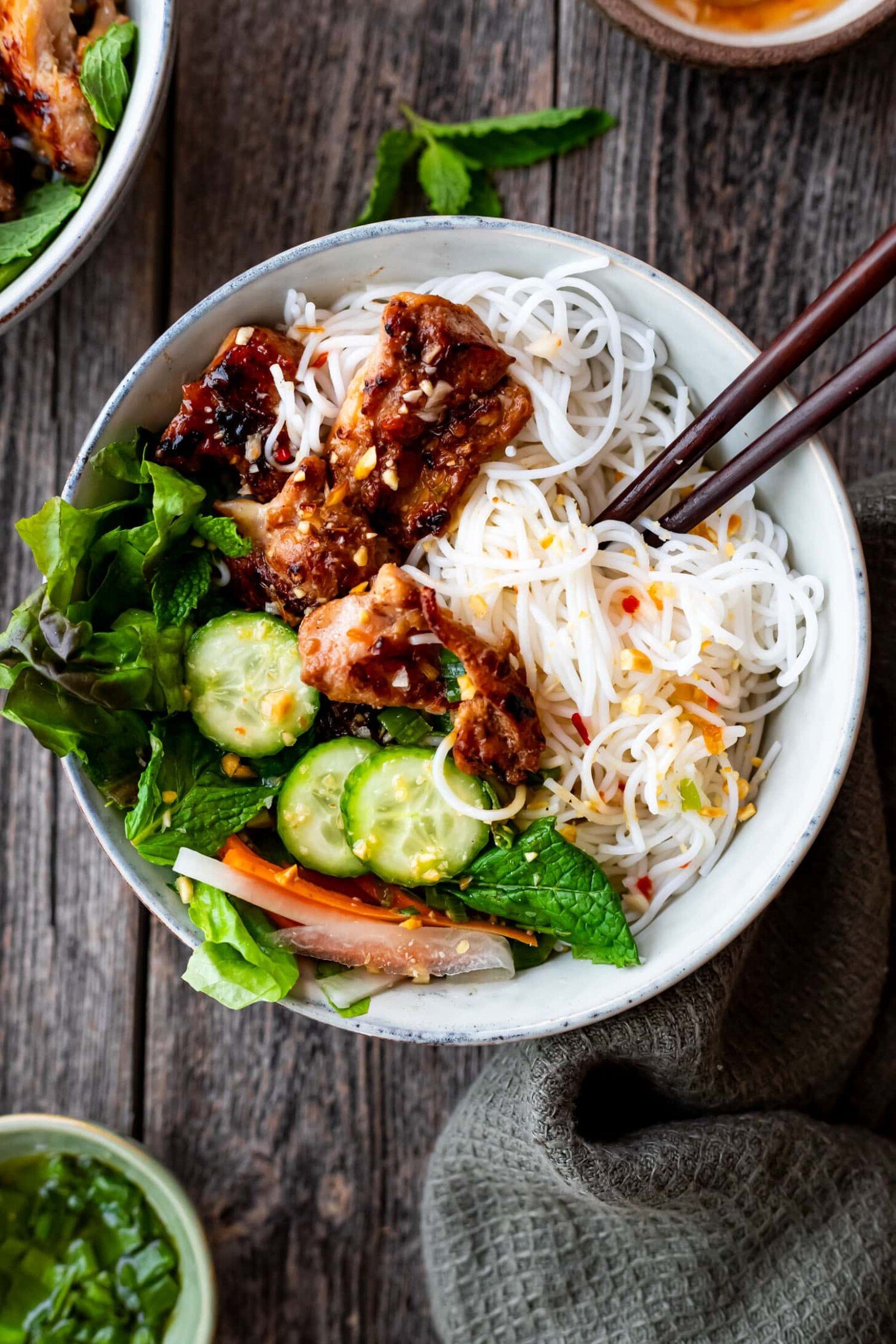 Vietnamese Noodle Bowls with Lemongrass Chicken (Bun Ga Nuong) - Cooking Therapy
