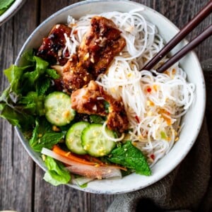 Vietnamese Noodle Bowls with Lemongrass Chicken (Bun Ga Nuong ...