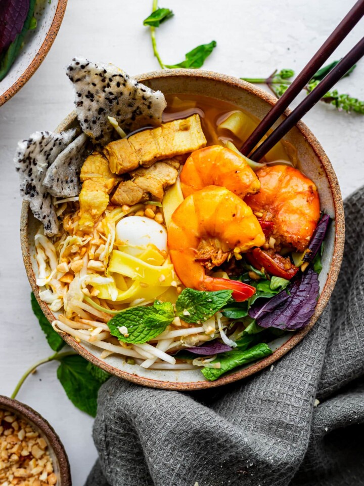 Vietnamese Noodle Bowls with Lemongrass Chicken (Bun Ga Nuong ...
