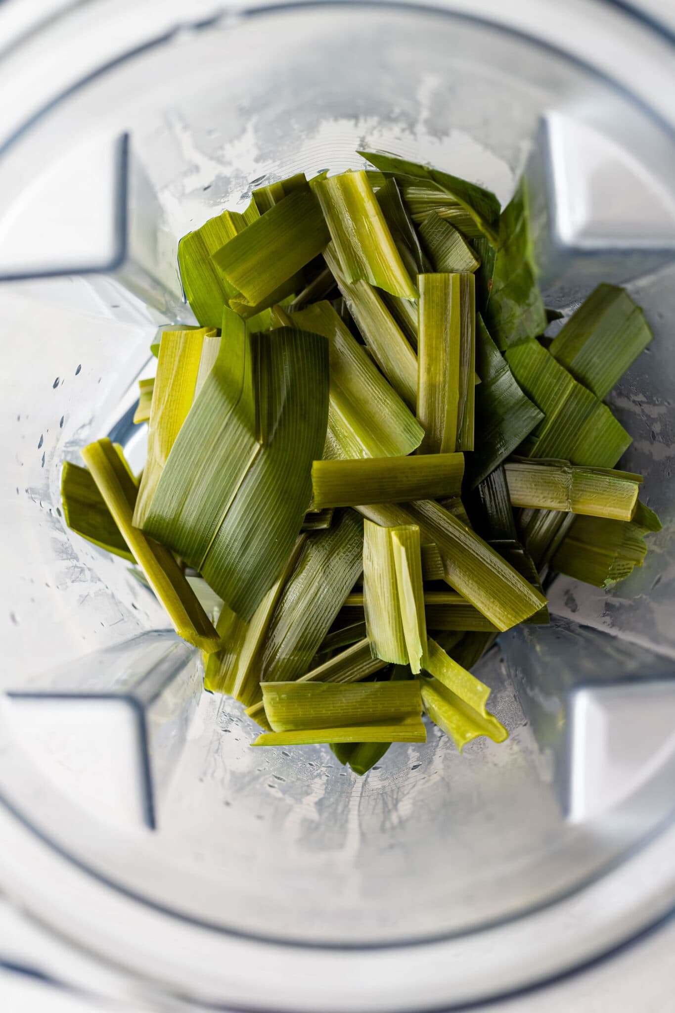 Pandan Waffles (made with pandan leaves) - Cooking Therapy