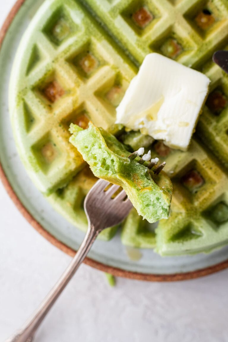 Pandan Waffles (made with pandan leaves) - Cooking Therapy