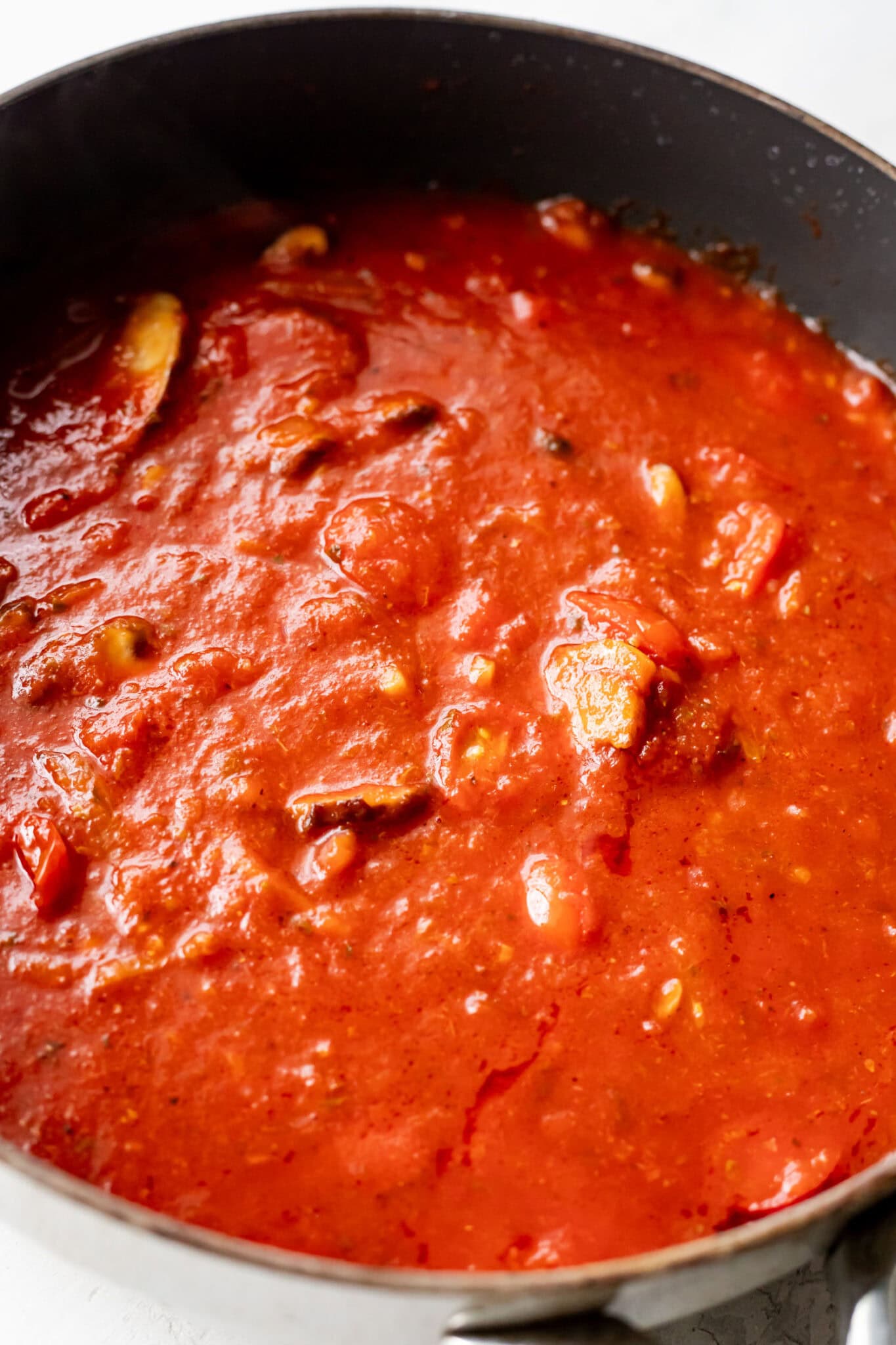 30-Minute Tom Yum Pasta - Cooking Therapy