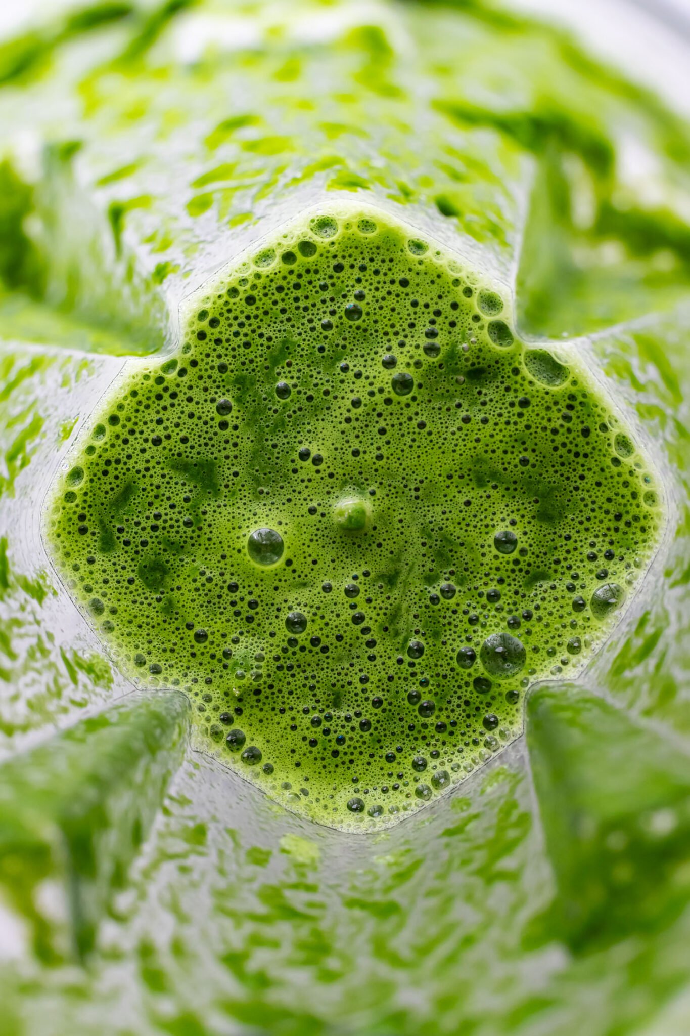 Fluffy Pandan Chiffon Cake (made with pandan leaves) - Cooking Therapy