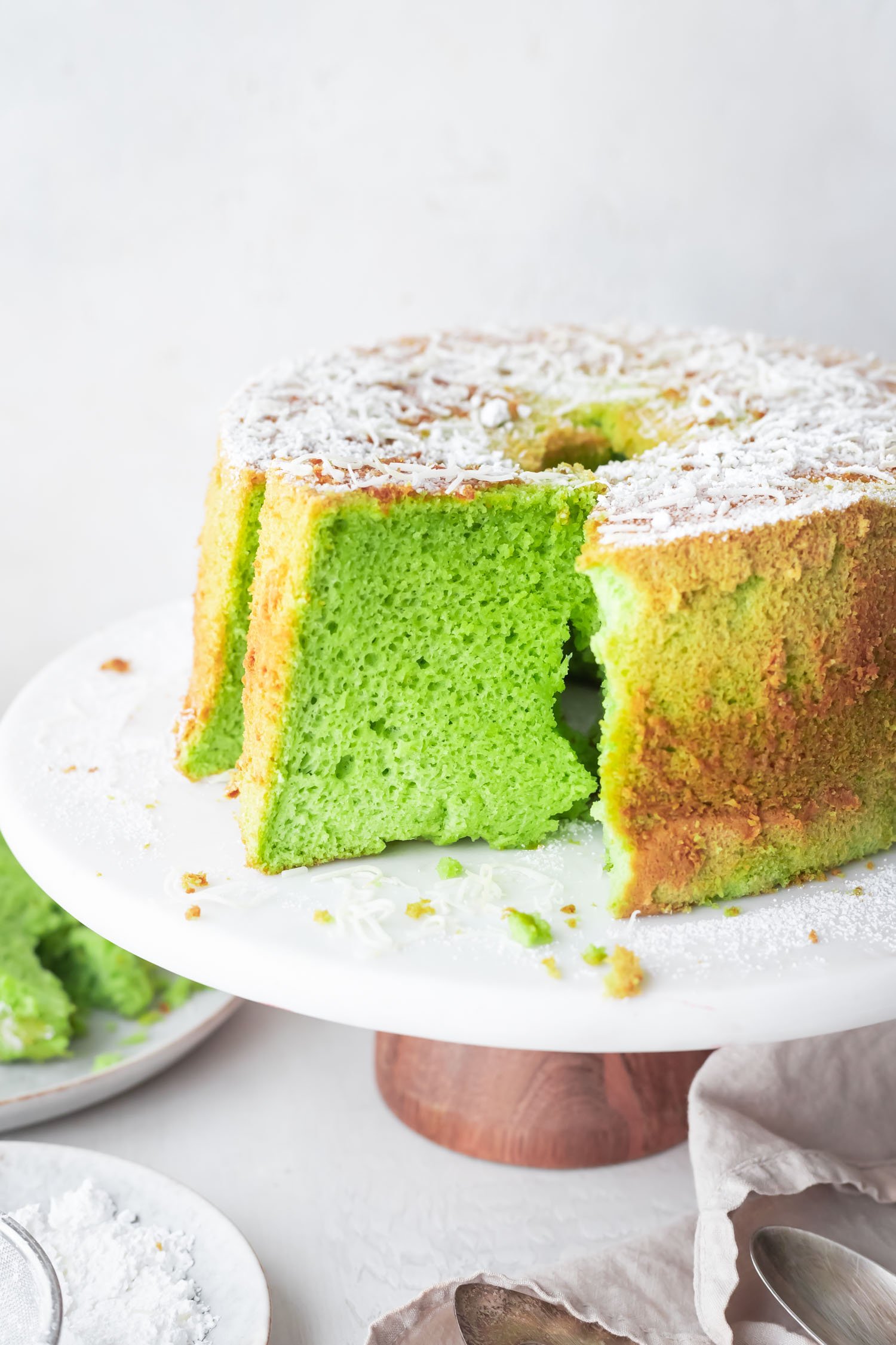Fluffy Pandan Chiffon Cake (made with pandan leaves) - Cooking Therapy