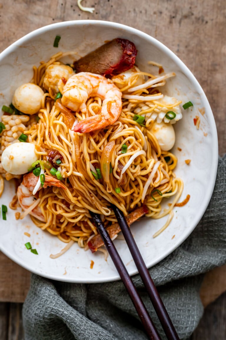 30-Minute Hu Tieu Kho (Dry Pork and Seafood Noodle Soup) - Cooking Therapy