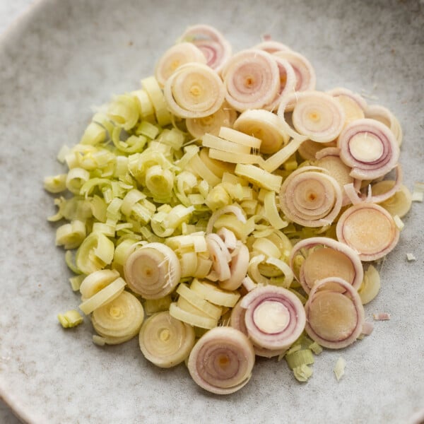 How to Use Lemongrass - Cooking Therapy