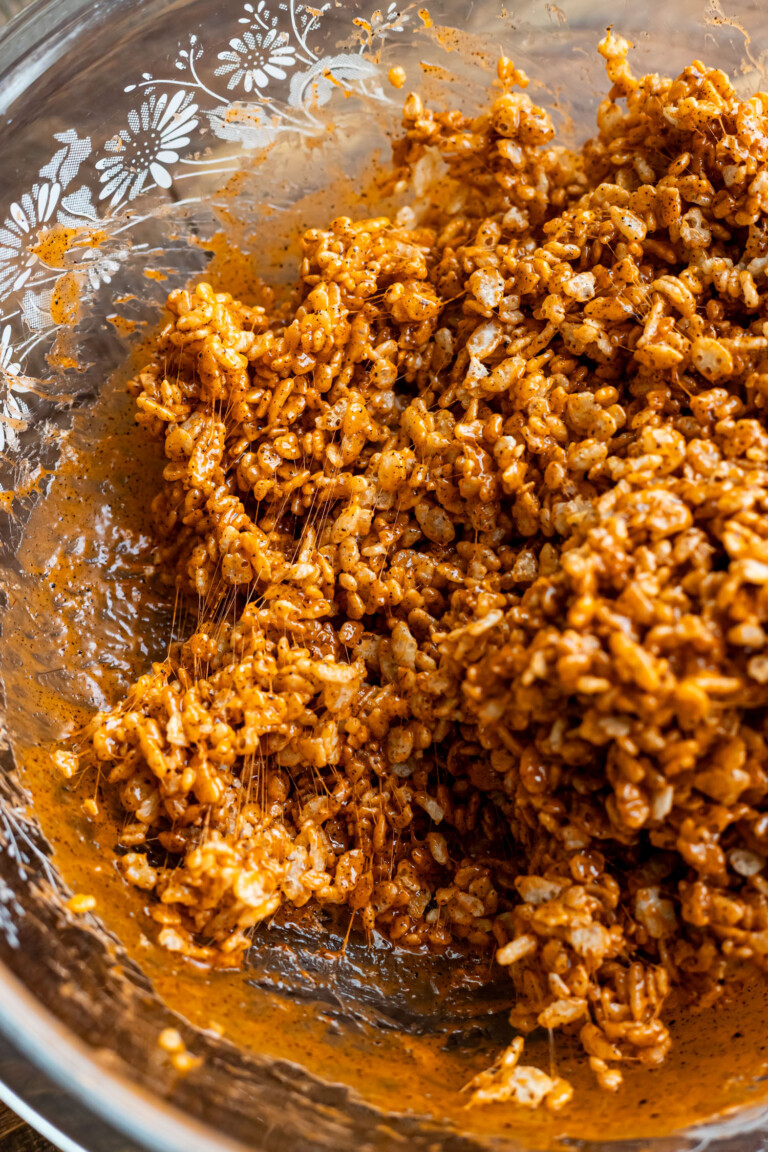 15-Minute Thai Tea Rice Krispie Treats - Cooking Therapy