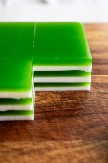 Authentic Coconut Pandan Jelly (Thạch Rau Câu Lá Dứa) - Cooking Therapy