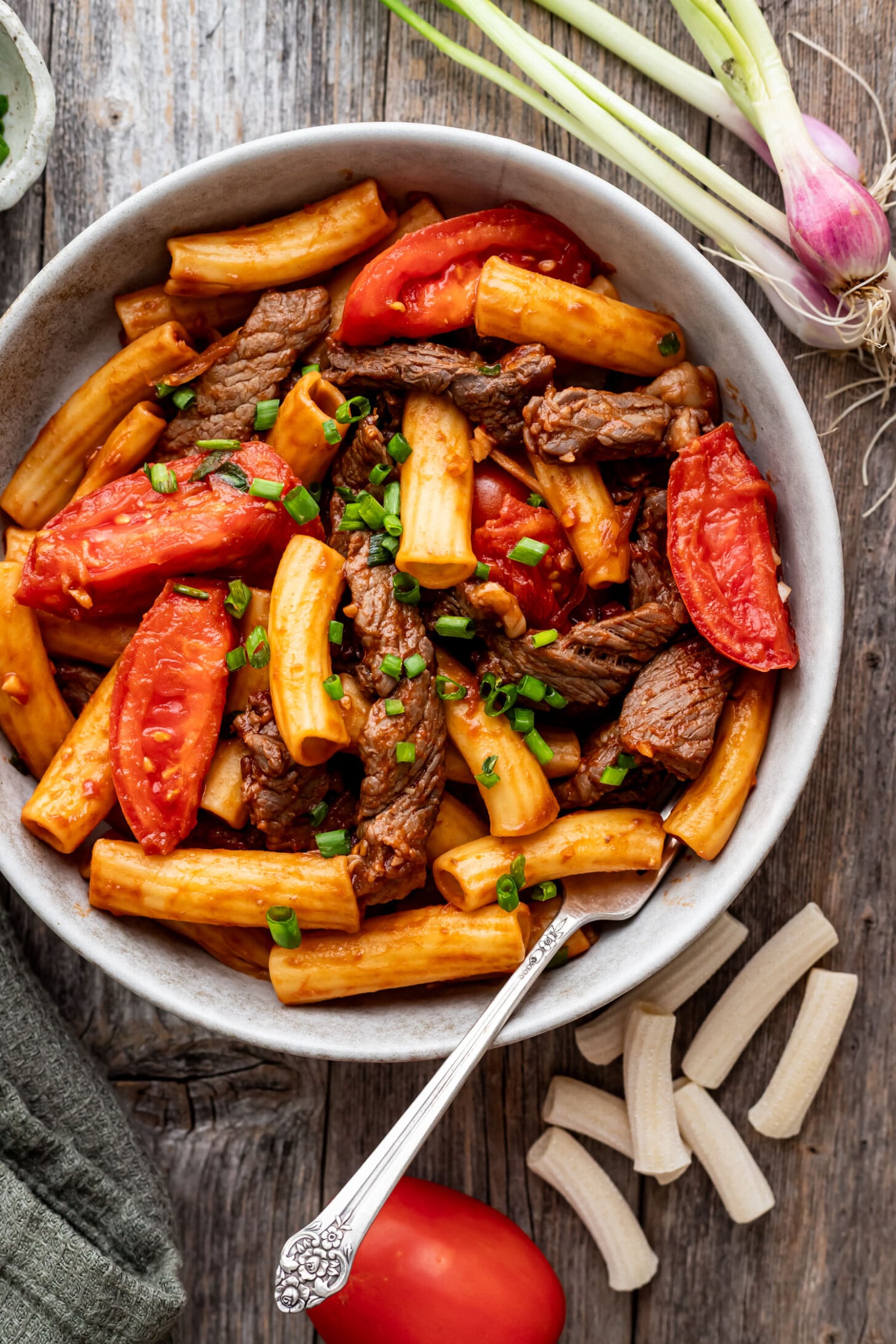 Quick & Easy Nui Xào Bò (Vietnamese Pasta Stir Fry with Beef) - Cooking ...